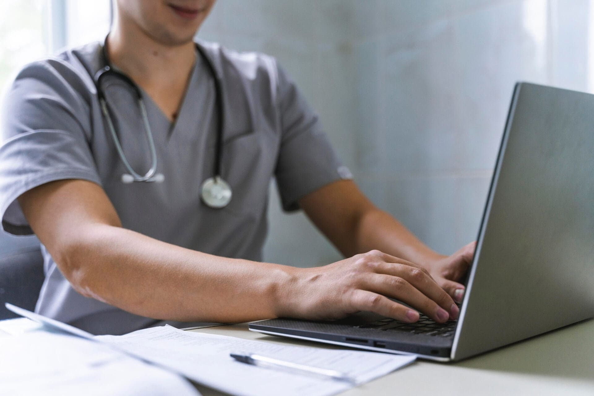 7 Things You Need to Know About Remote Jobs for Nurses